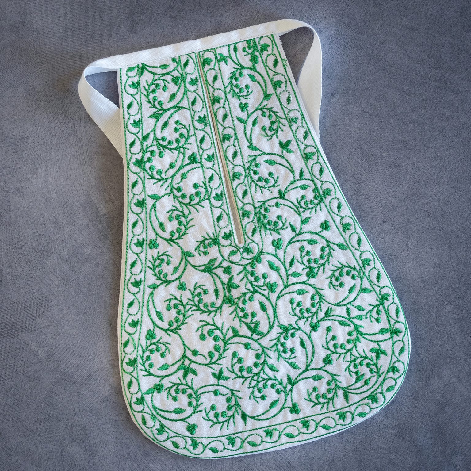 18th Century Embroidered Pocket - The Serial Hobbyist Girl